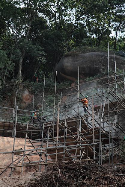 Obras em encosta darão mais segurança a morro na Zona Noroeste de ... Obras em encosta darão mais segurança a morro na Zona Noroeste de ...