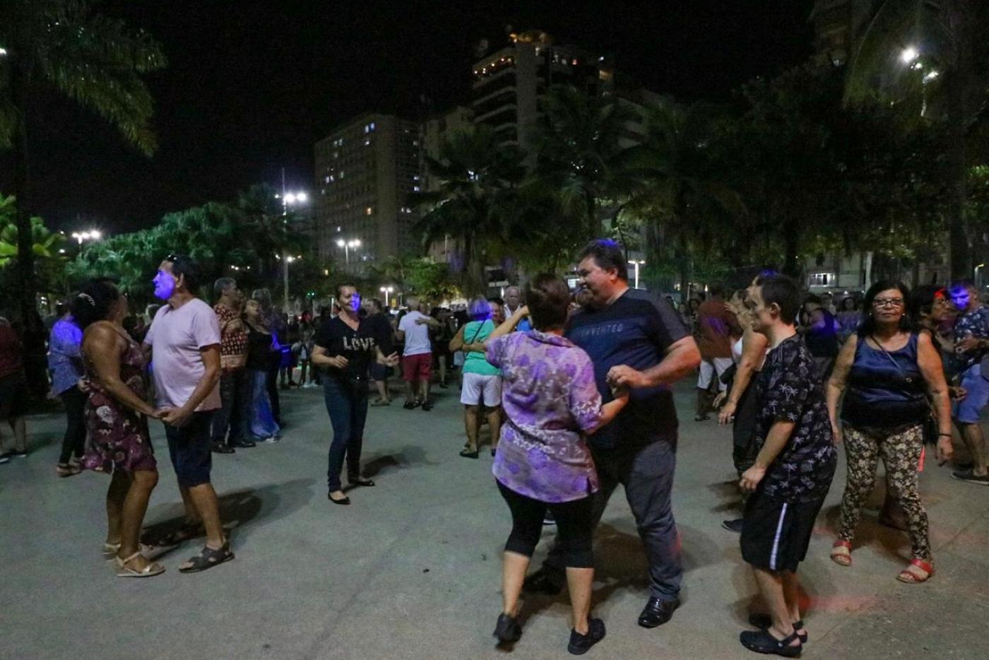 Domingo é dia de curtir os bailes municipais de Santos | Prefeitura de ...