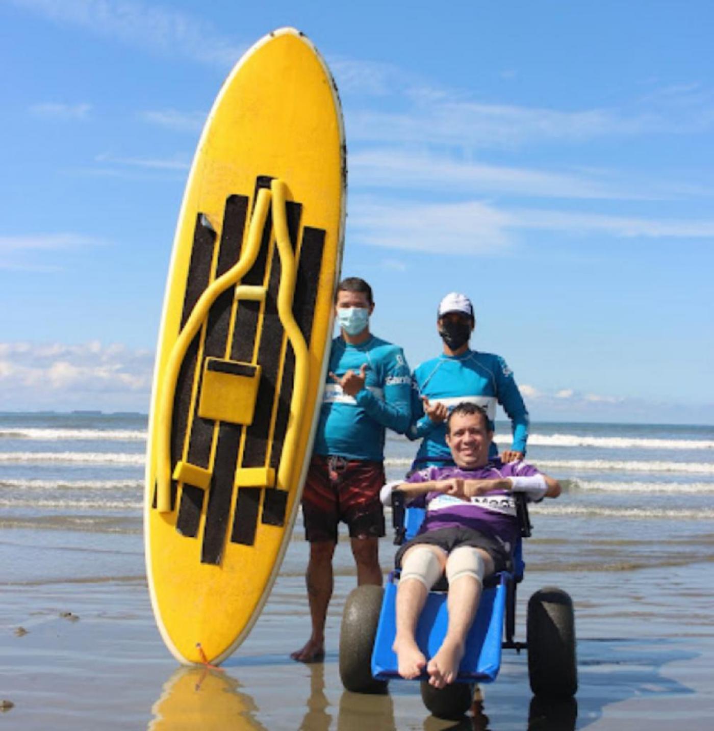 Escola de surfe adaptado em Santos está com inscrições abertas ...